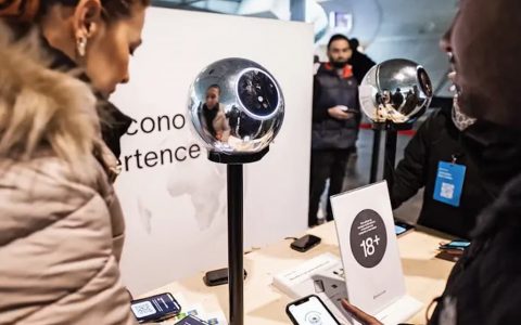 Orb: A device that verifies you are a unique human | Worldcoin Philippines