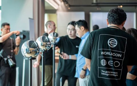 Orb: A device that verifies you are a unique human | Worldcoin Philippines